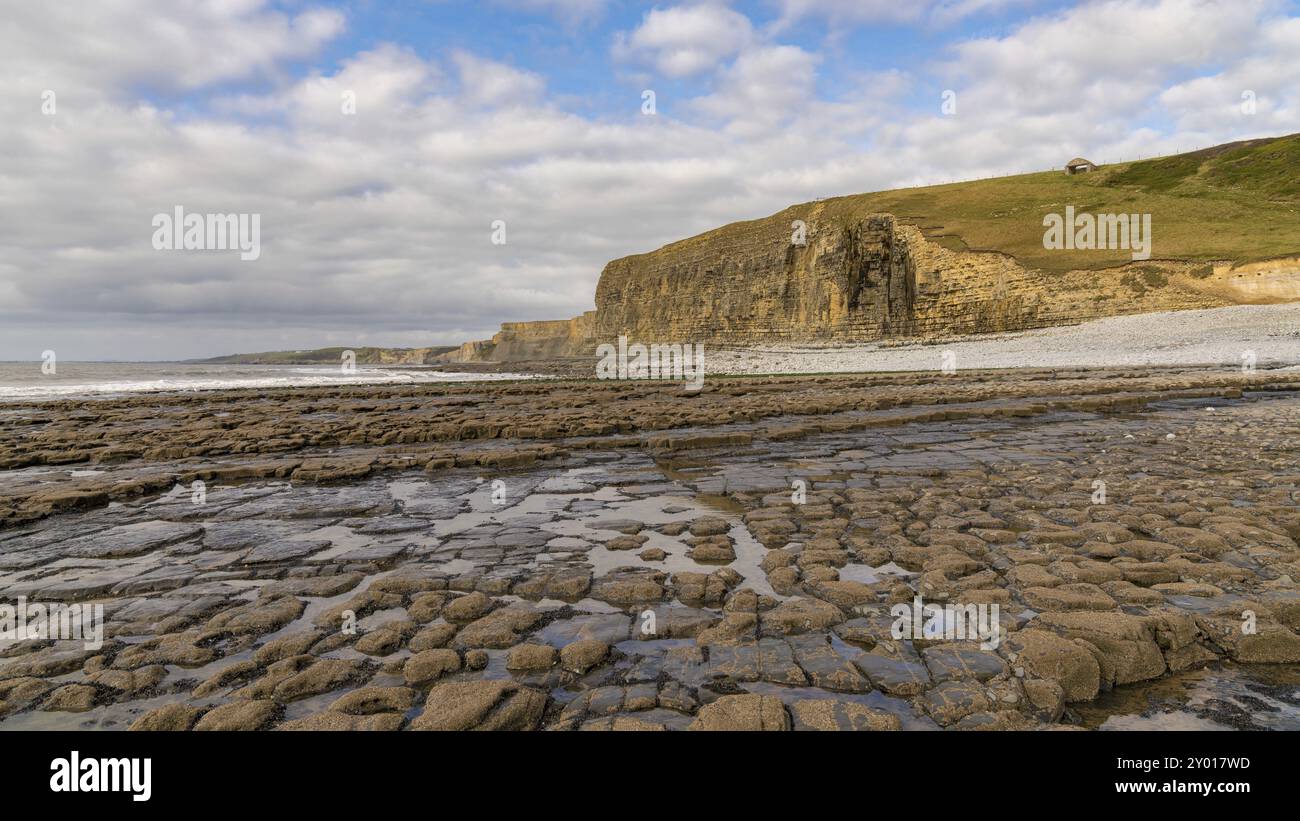 The cliffs of Monknash Beach, Vale of Glamorgan, Wales, UK Stock Photo ...