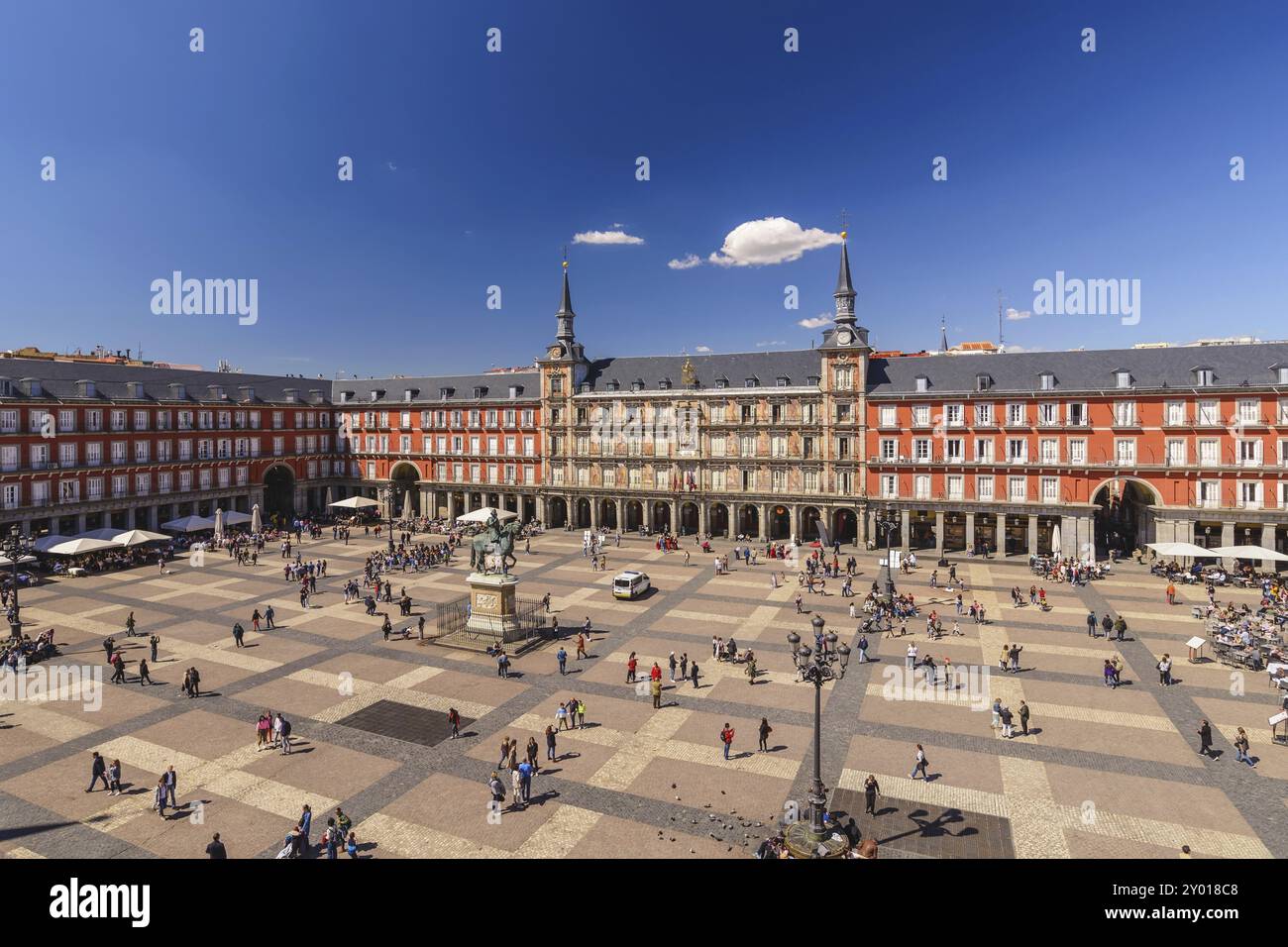 Madrid plaza mayor aerial hi-res stock photography and images - Alamy