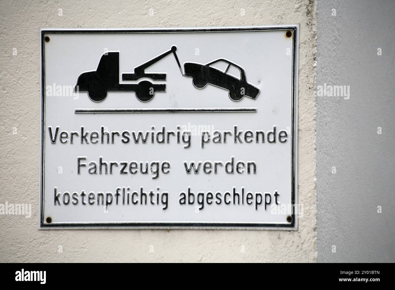 Vehicles parked in contravention of traffic regulations Stock Photo - Alamy