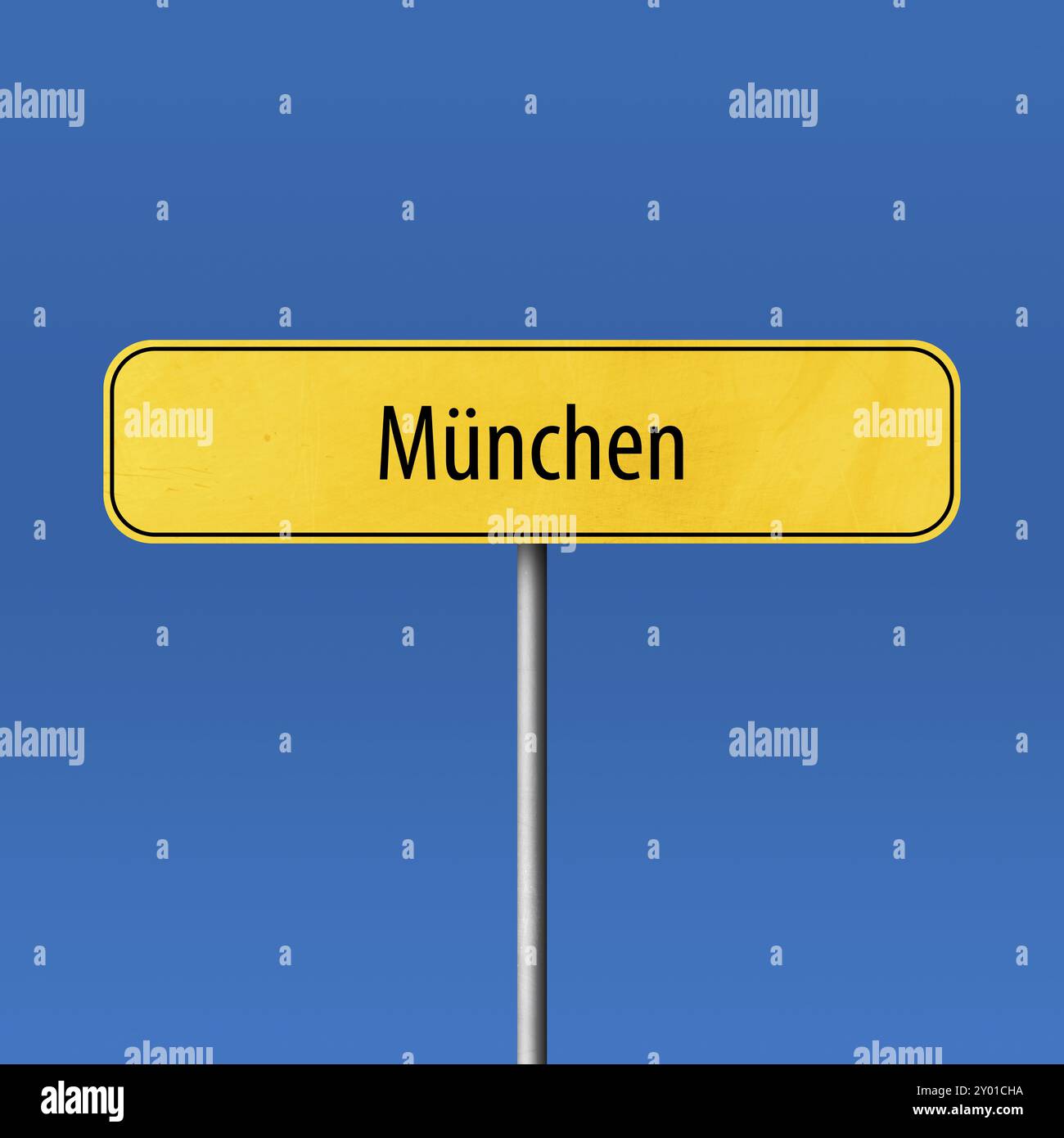 Munich, town sign, place name sign Stock Photo - Alamy