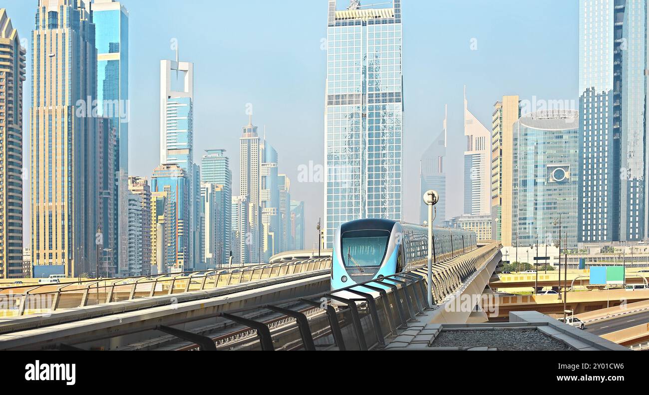 Dubai metro railway track construction hi-res stock photography and ...