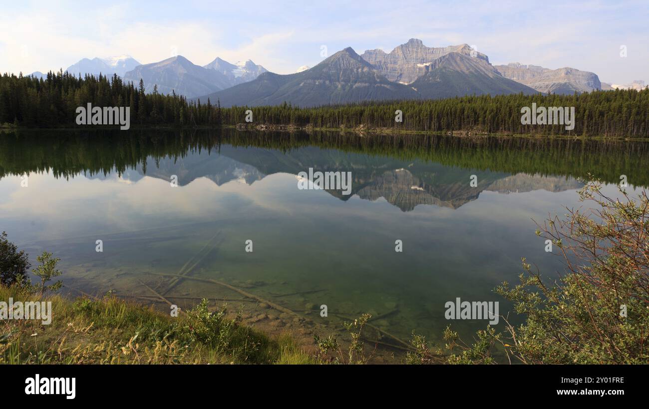 Herbert Lake in Banff National Park in Alberta Canada Stock Photo - Alamy