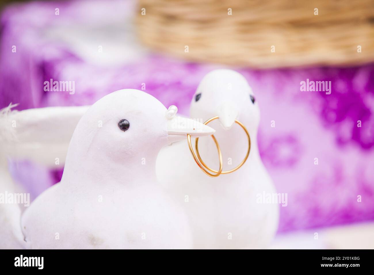 Two doves wedding rings hi-res stock photography and images - Alamy