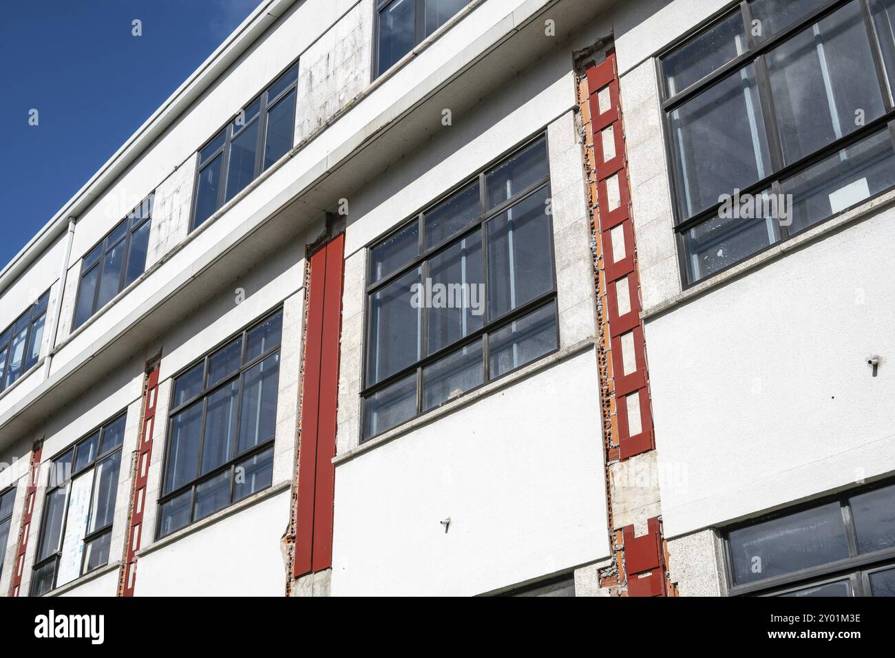 Aged Building with metallic structure ready to fix the damage Stock ...
