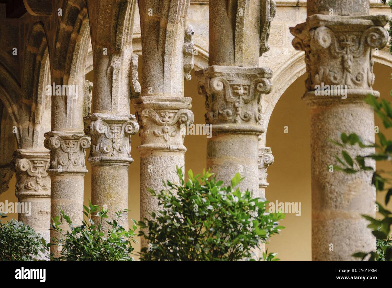 Claustro renacentista, siglo XVI, Monasterio de San Jeronimo de Yuste ...
