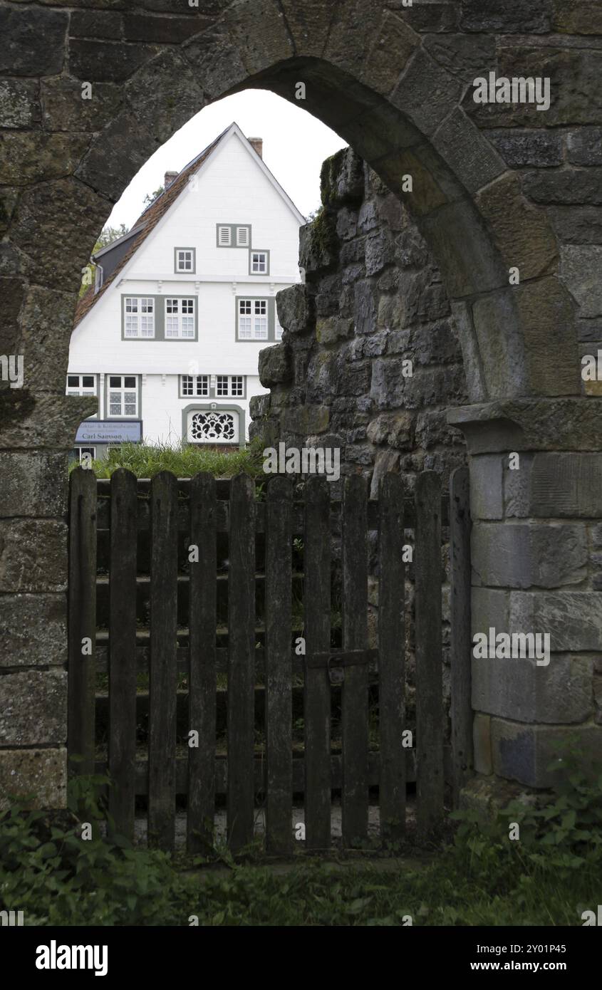 Looking through one arches hi-res stock photography and images - Alamy