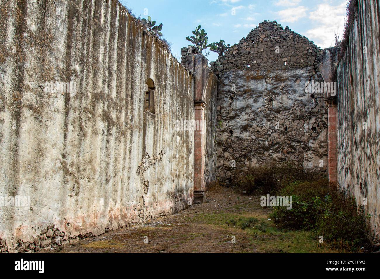 Detail destruction ruin construction hi-res stock photography and ...