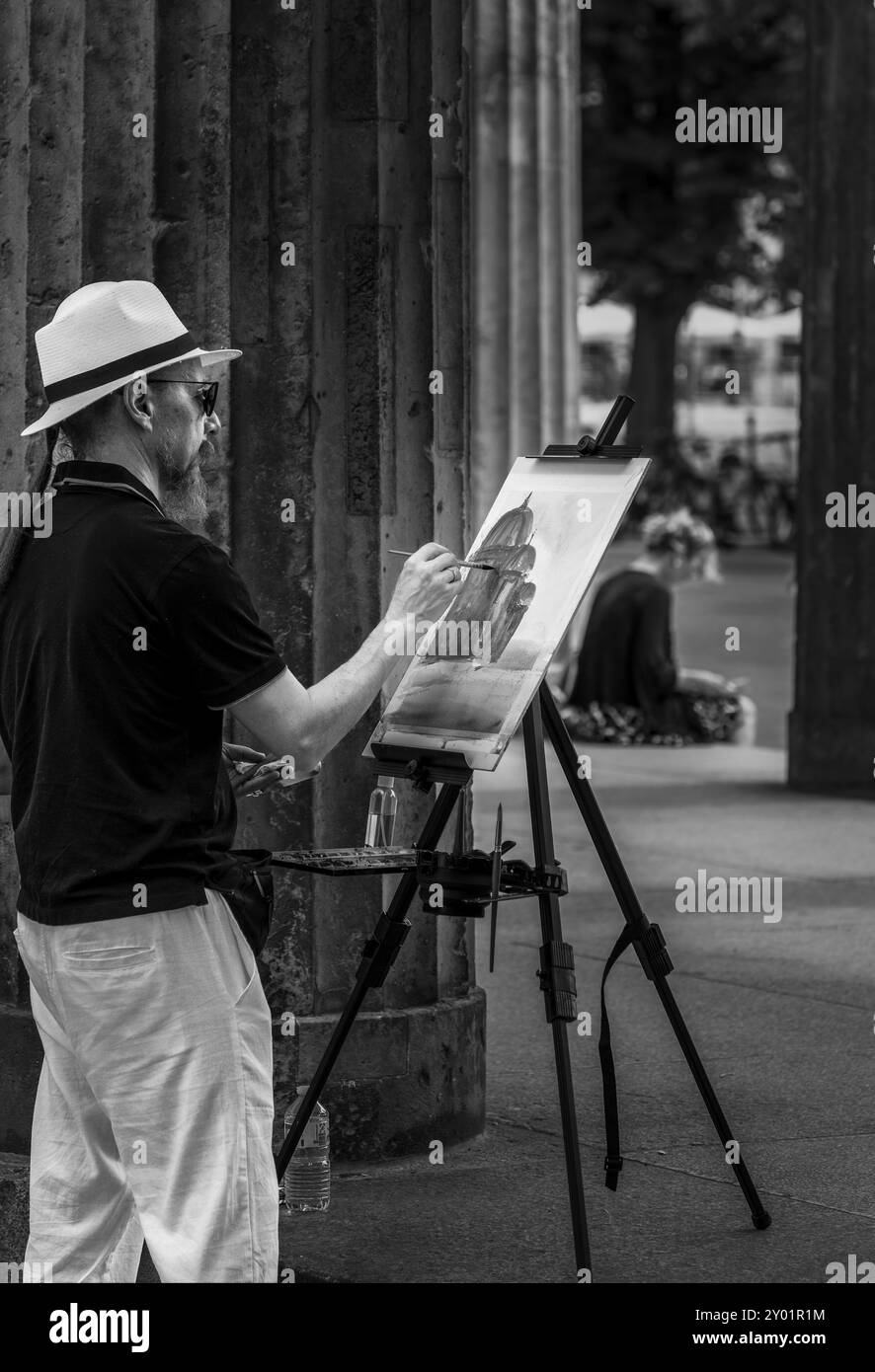 Easel street painter in hi-res stock photography and images - Alamy