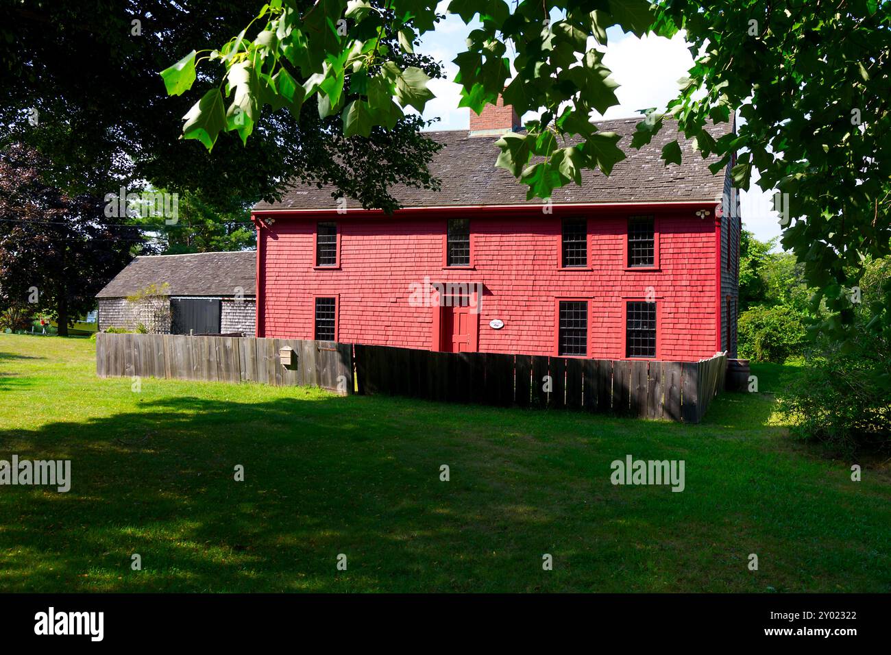 Wing Fort House, 1641, East Sandwich, Massachusetts on Cape Cod. Wing ...