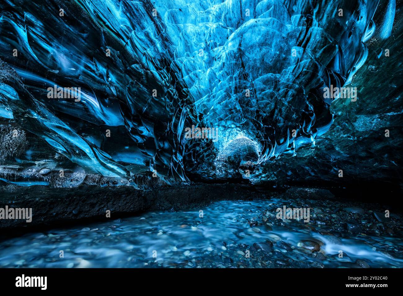 The magnificent glacial ice caves of Iceland's Vatnajokull Glacier ...