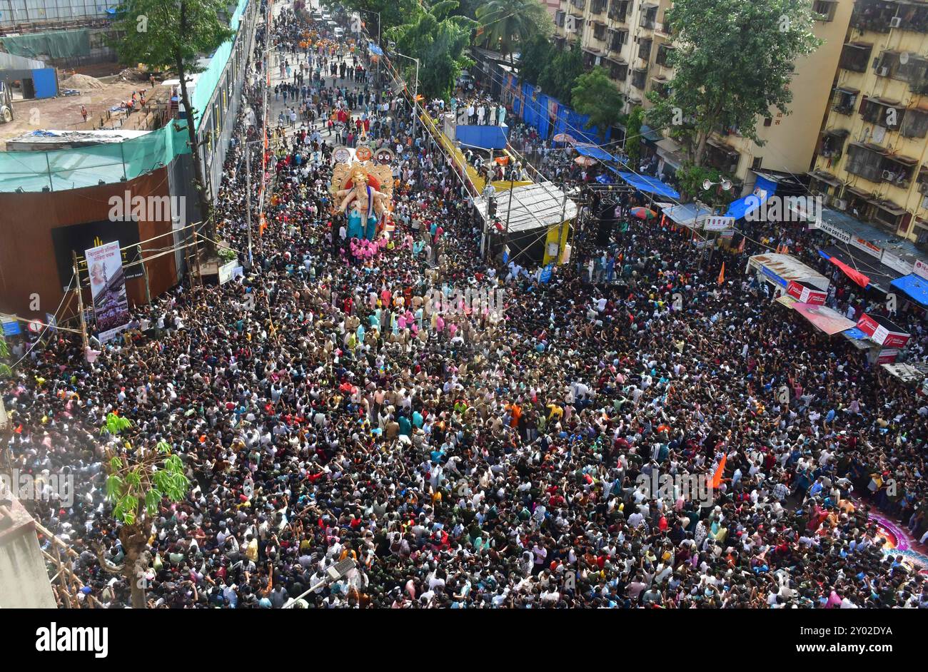 Mumbai, India. 31st Aug, 2024. MUMBAI, INDIA - AUGUST 31: Thousands of Devotees crowds gathered ...