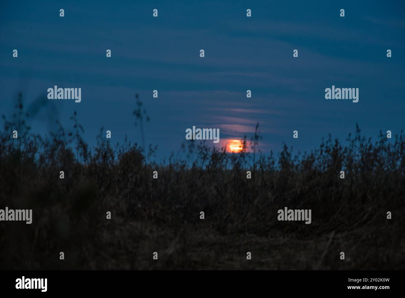 Moonrise above the clouds hi-res stock photography and images - Alamy