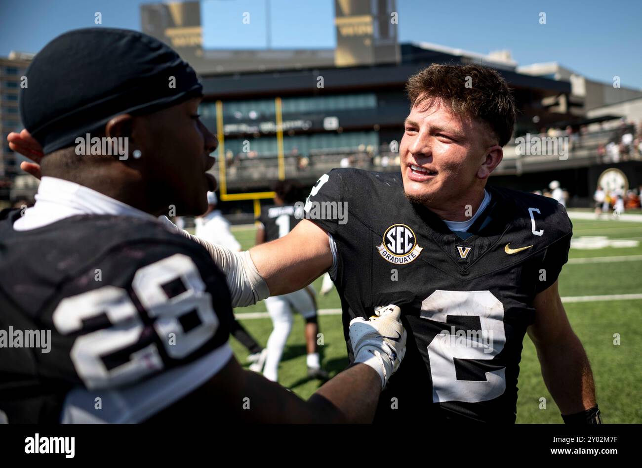 Vanderbilt quarterback diego pavia 2 hi-res stock photography and ...