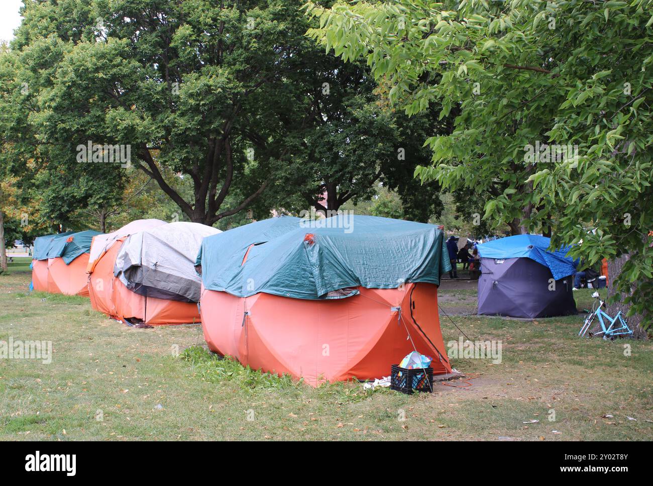 Homeless tent hi-res stock photography and images - Alamy