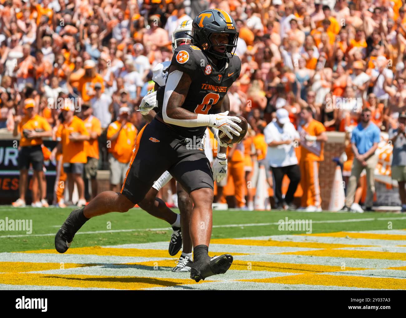 Ethan davis hi-res stock photography and images - Alamy