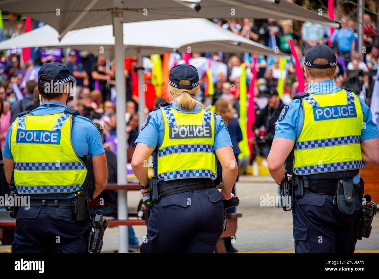 Woman police officer in uniform hi-res stock photography and images - Alamy