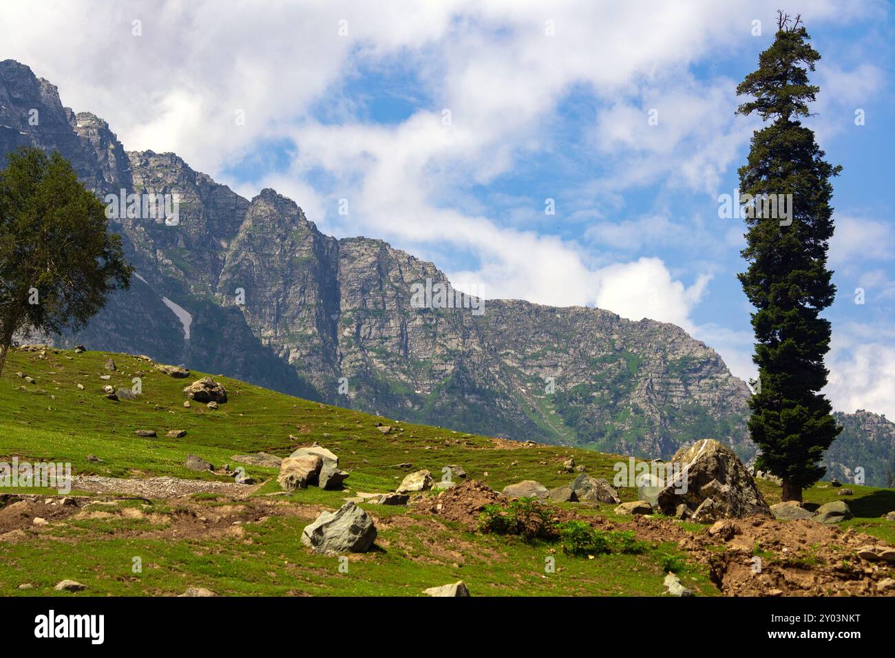 92) Dramatic scenery around Sonamarg village, India Stock Photo - Alamy