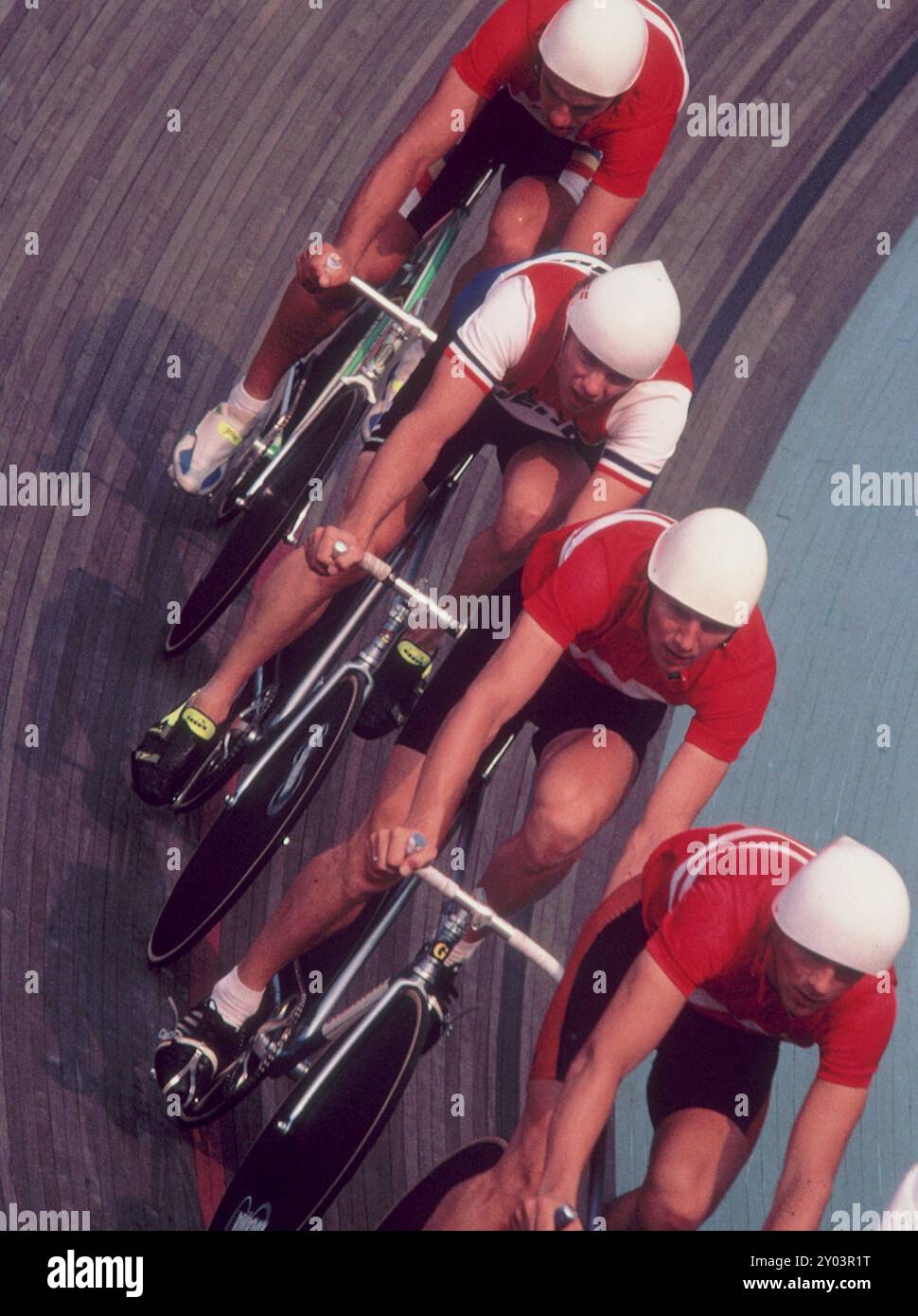 Cyclists in four-man team pursuit event on the indoor track at the 1992 ...