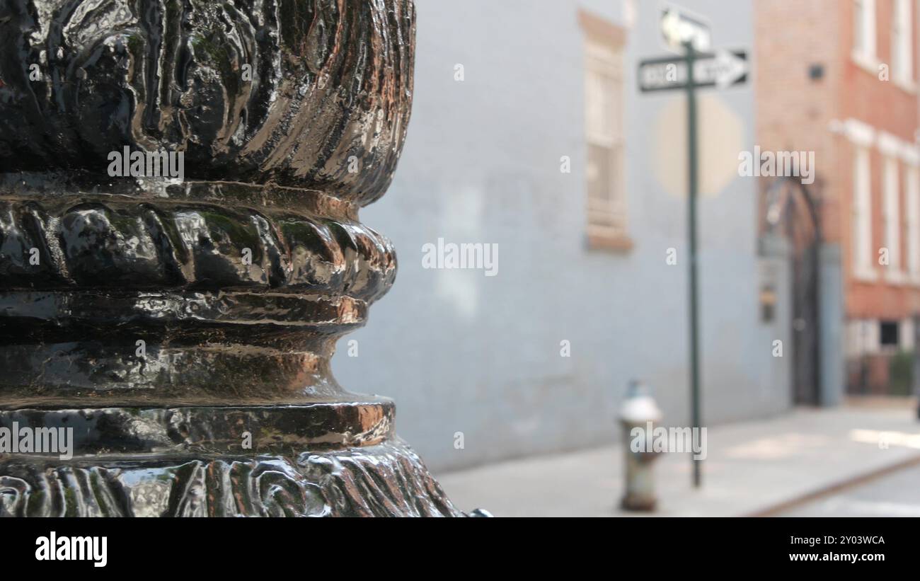 New York City oneway crossroad, Minetta street intersection one way ...