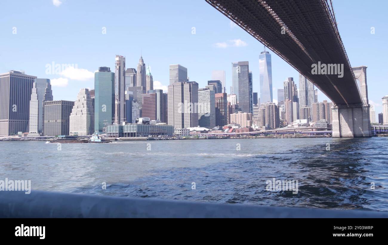 Brooklyn Bridge, New York City Manhattan downtown skyline architecture ...