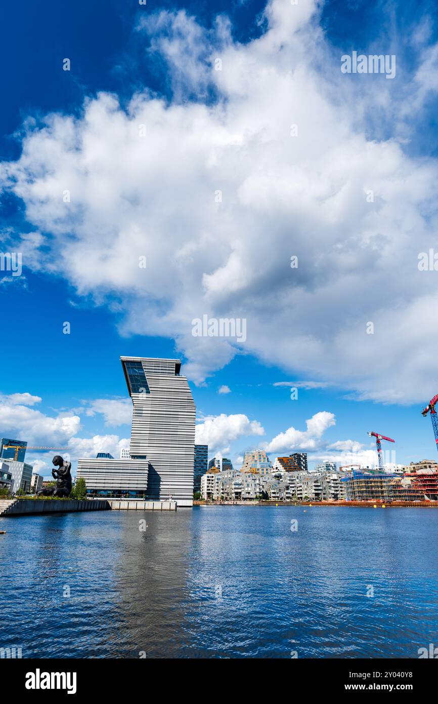 Oslo city center cityscape with modern buildings on waterfront in Oslo ...