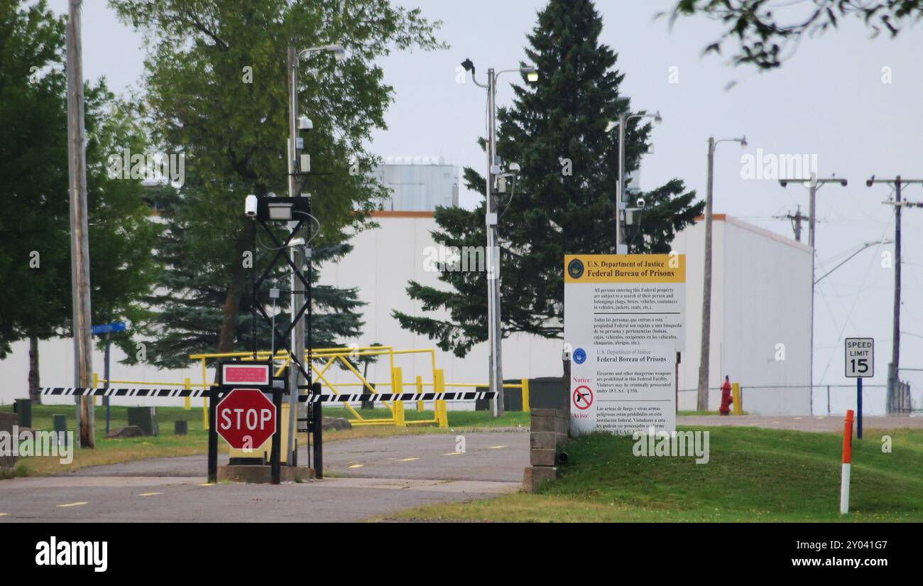 Minimum security prison hi-res stock photography and images - Alamy