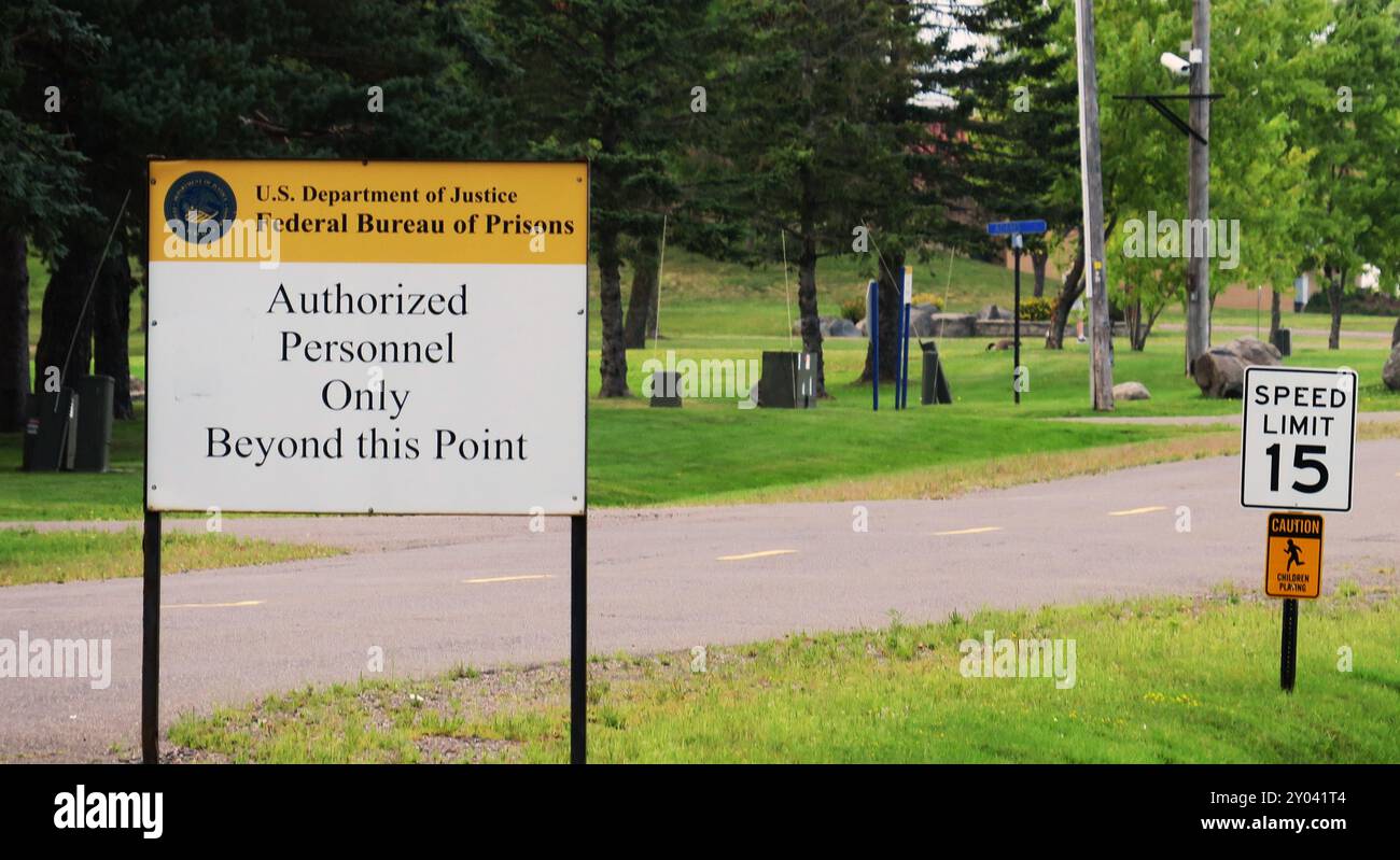 Minimum security prison hi-res stock photography and images - Alamy