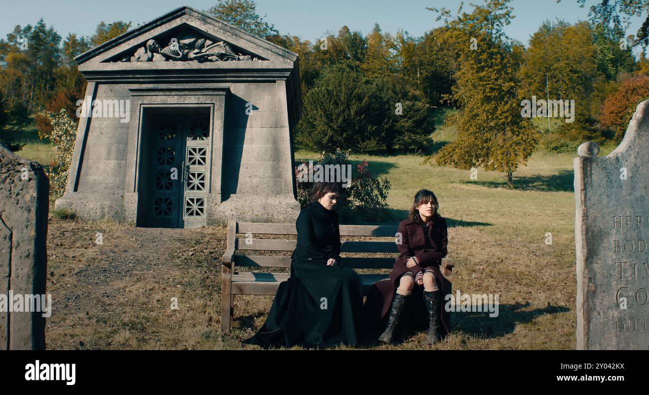 USA. Winona Ryder and Jenna Ortega in Beetlejuice Beetlejuice ((c ...