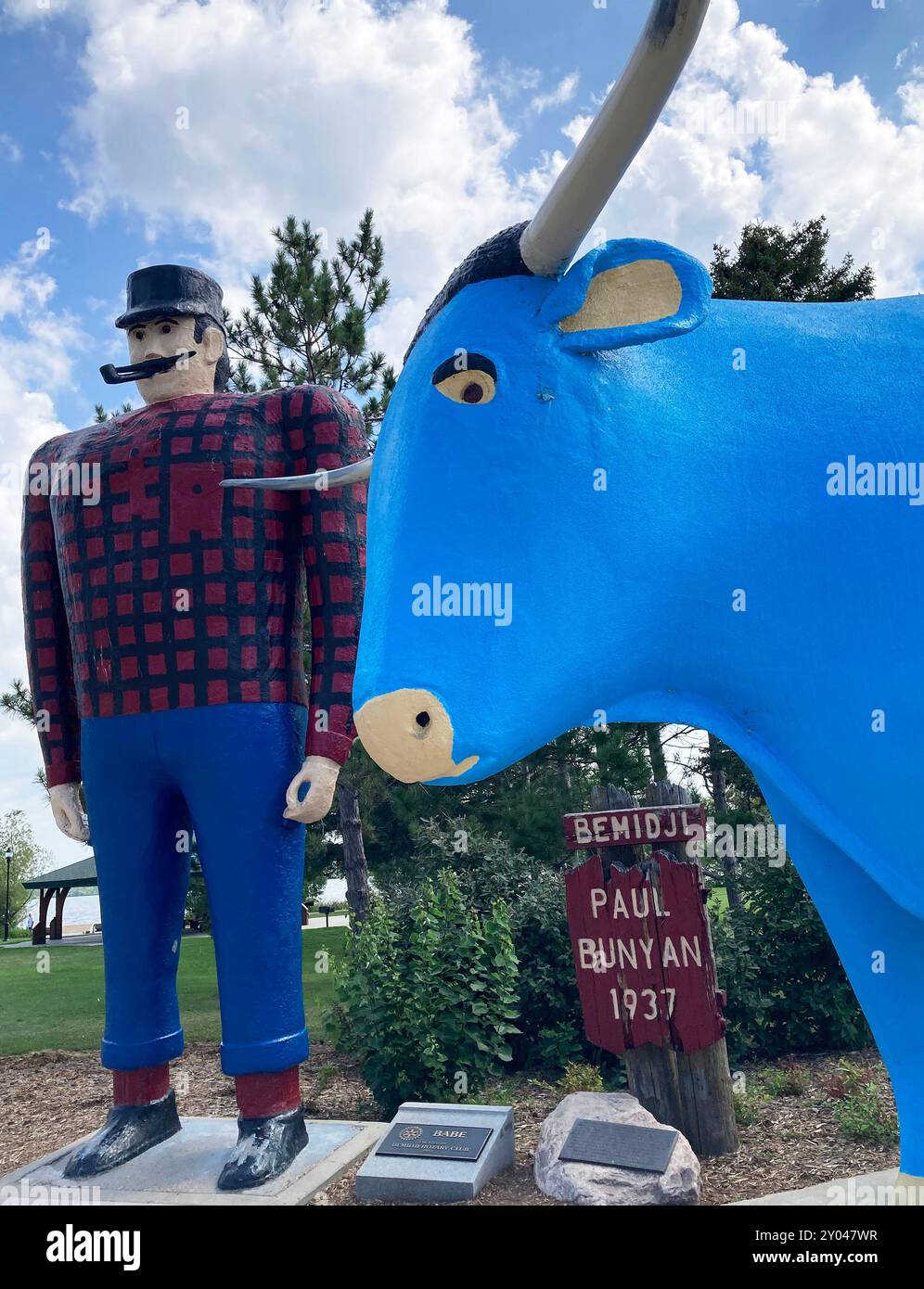 Bemidji, United States. 26th Aug, 2024. The statues of Paul Bunyan and ...