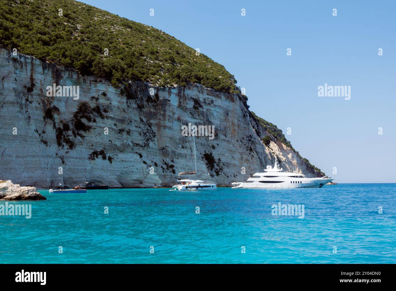 The amazing Fteri beach in Kefalonia island, Greece Stock Photo - Alamy