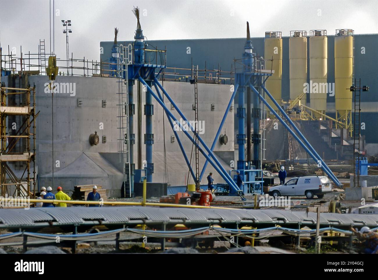Strand jack in position next to the caisson to lift the caisson high ...