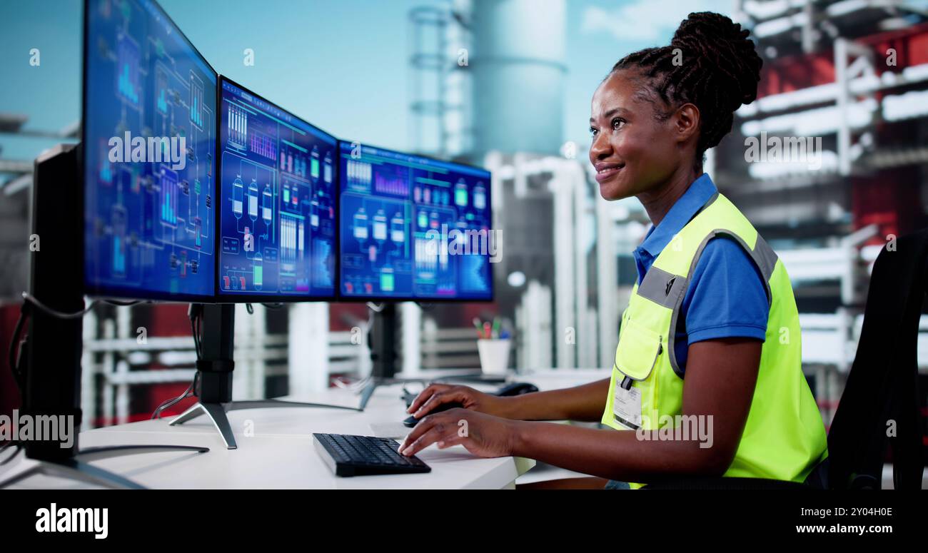 Engineer Operators Using Scada System At Industrial Plant Stock Photo ...