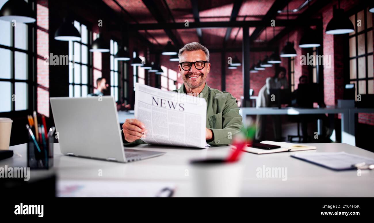 Newspaper editor office hi-res stock photography and images - Alamy