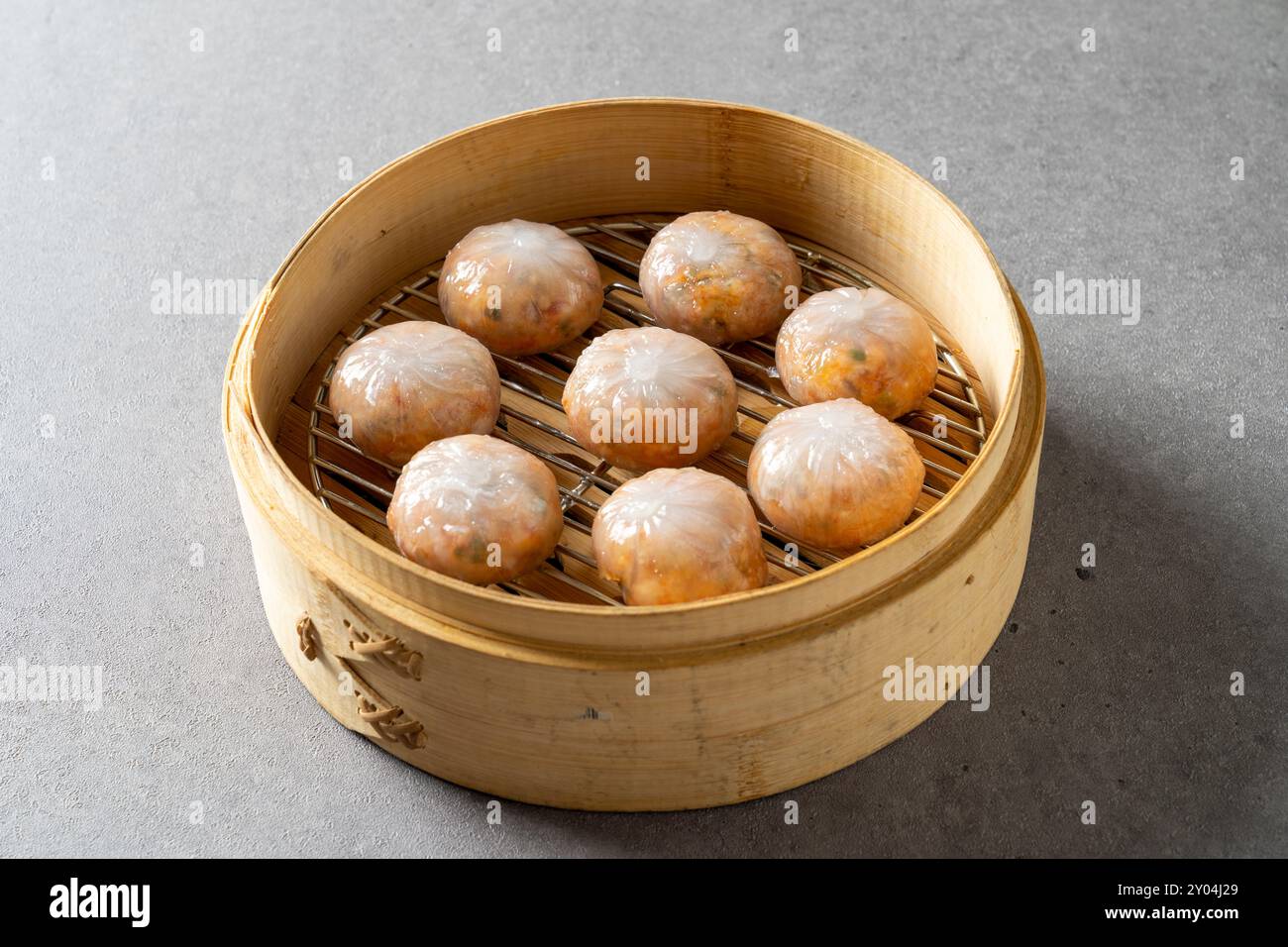 Dumplings, webfoot octopus, king shrimp, fried food, flying fish roe ...