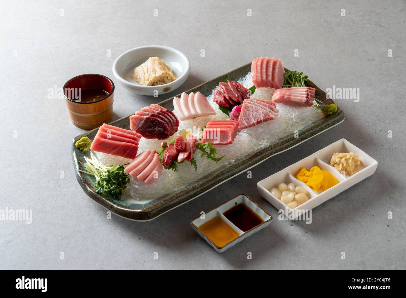 Japanese food, tuna, sashimi, shrimp, fried food, soy sauce shrimp ...