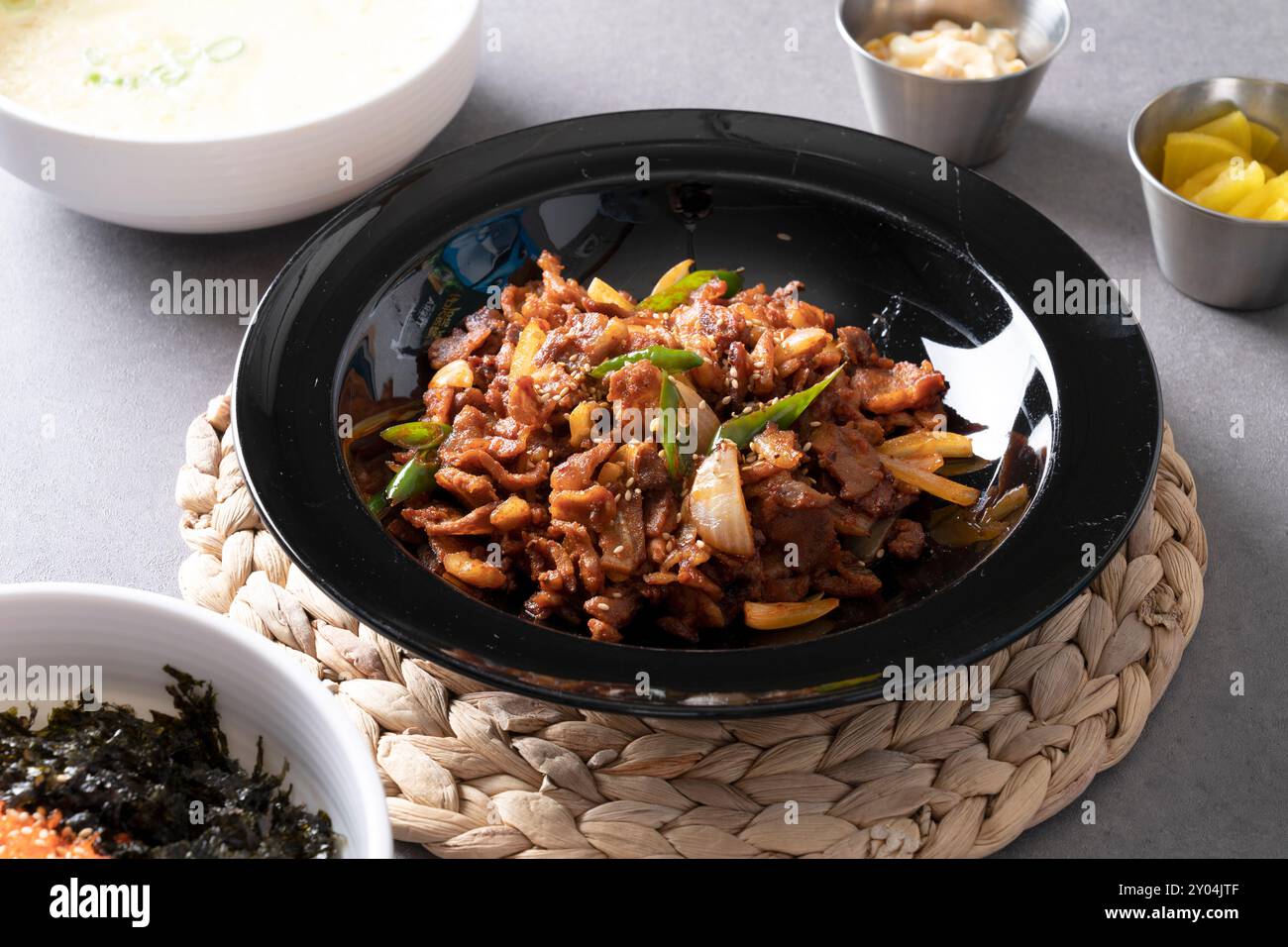 Korean food, chicken feet, stir-fry, direct fire, pork, rice balls ...