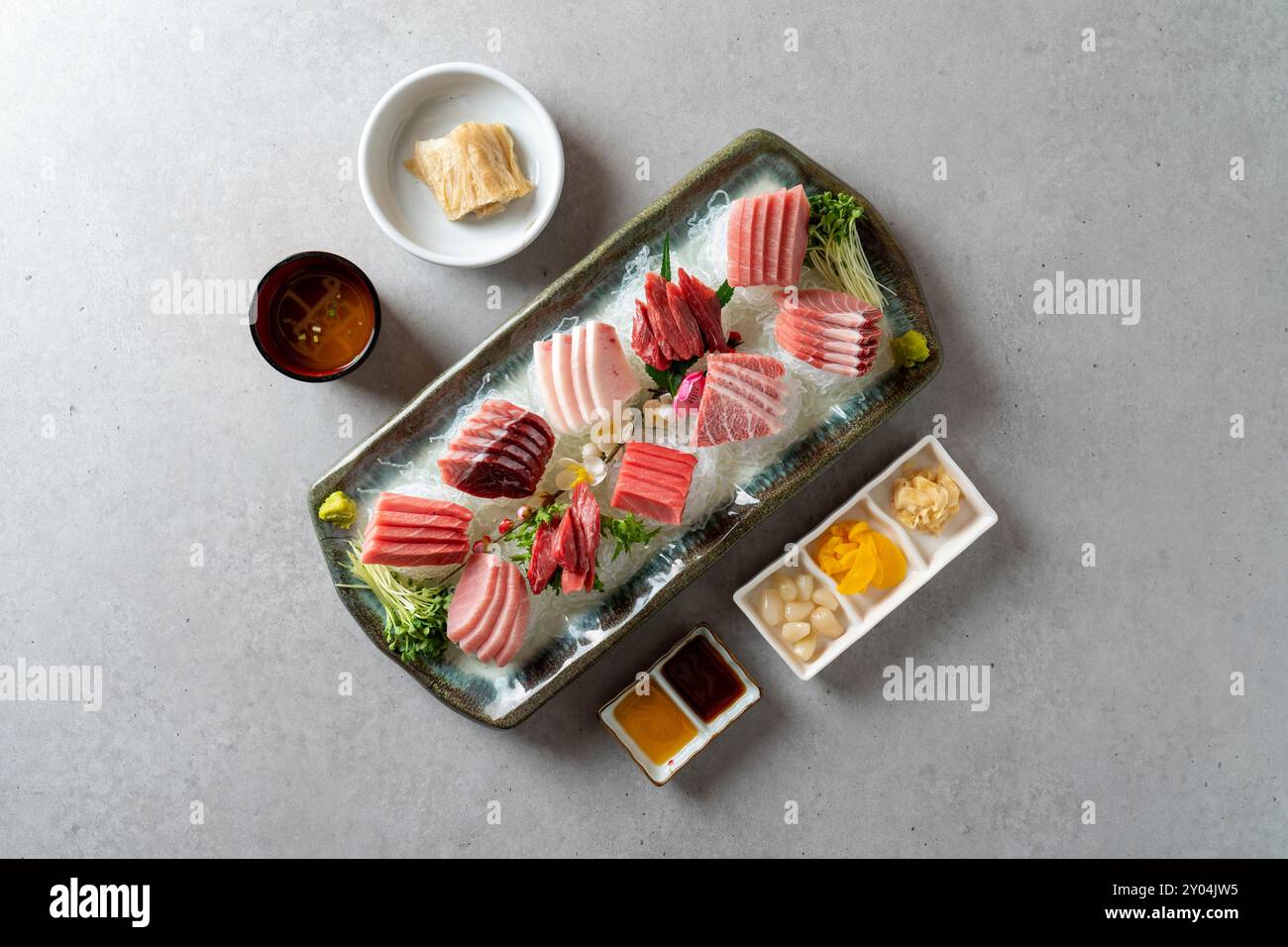 Japanese food, tuna, sashimi, shrimp, fried food, soy sauce shrimp ...