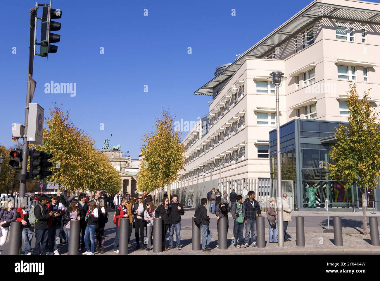 American embassy and brandenburg gate in berlin germany Stock Photo - Alamy