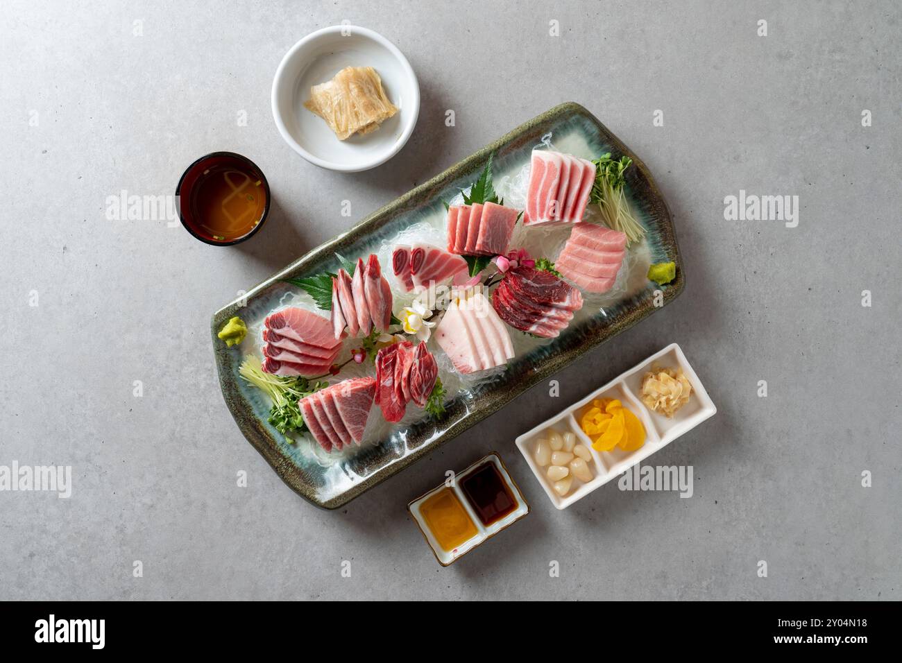 Japanese food, tuna, sashimi, shrimp, fried food, soy sauce shrimp ...