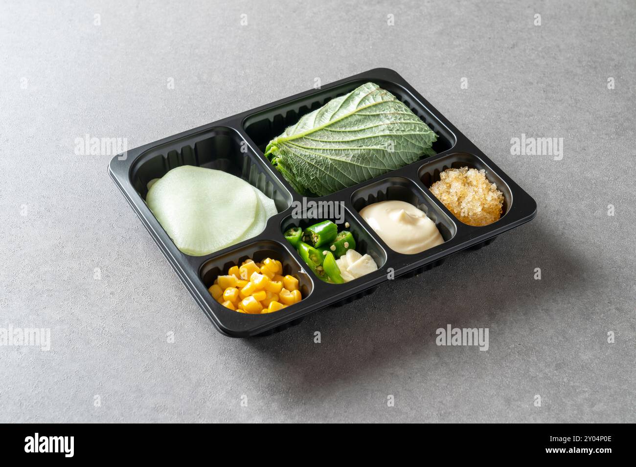 Dumplings, webfoot octopus, king shrimp, fried food, flying fish roe ...