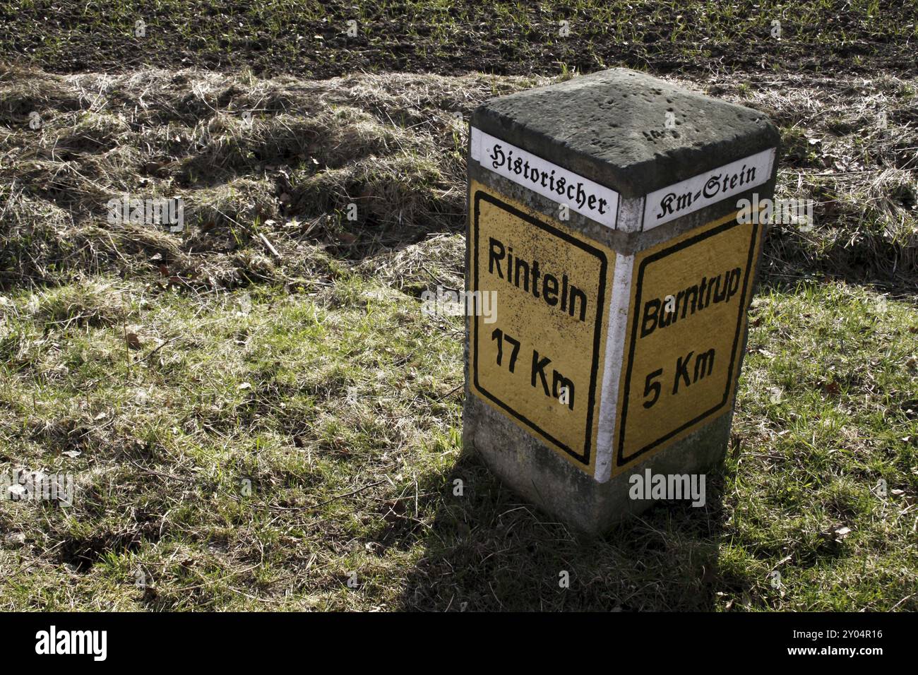 Historical KM stone in Alverdissen Stock Photo - Alamy