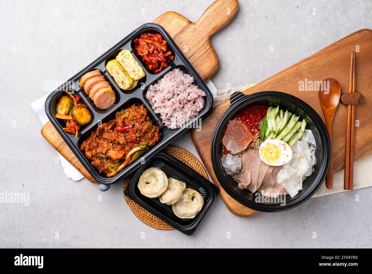 Cold noodles, Korean food, spicy noodles, beef, meat dumplings ...