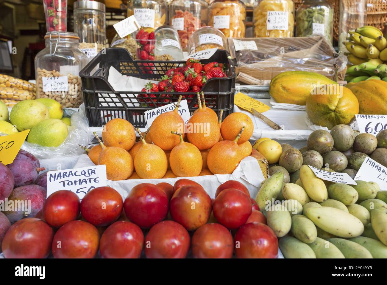 Fresh tropical fruit hi-res stock photography and images - Alamy