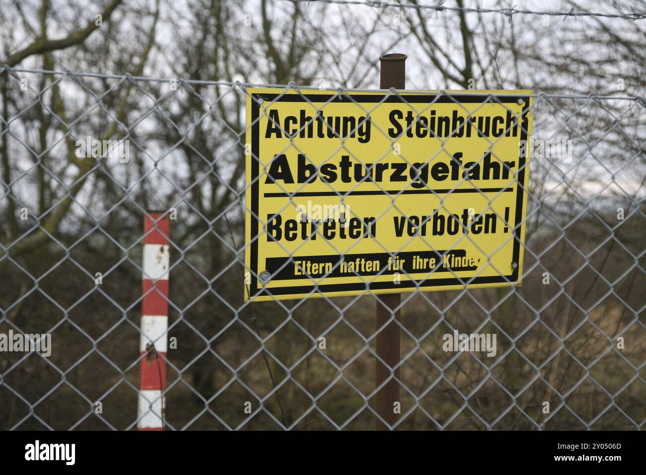 Sign warning people entering hi-res stock photography and images - Alamy