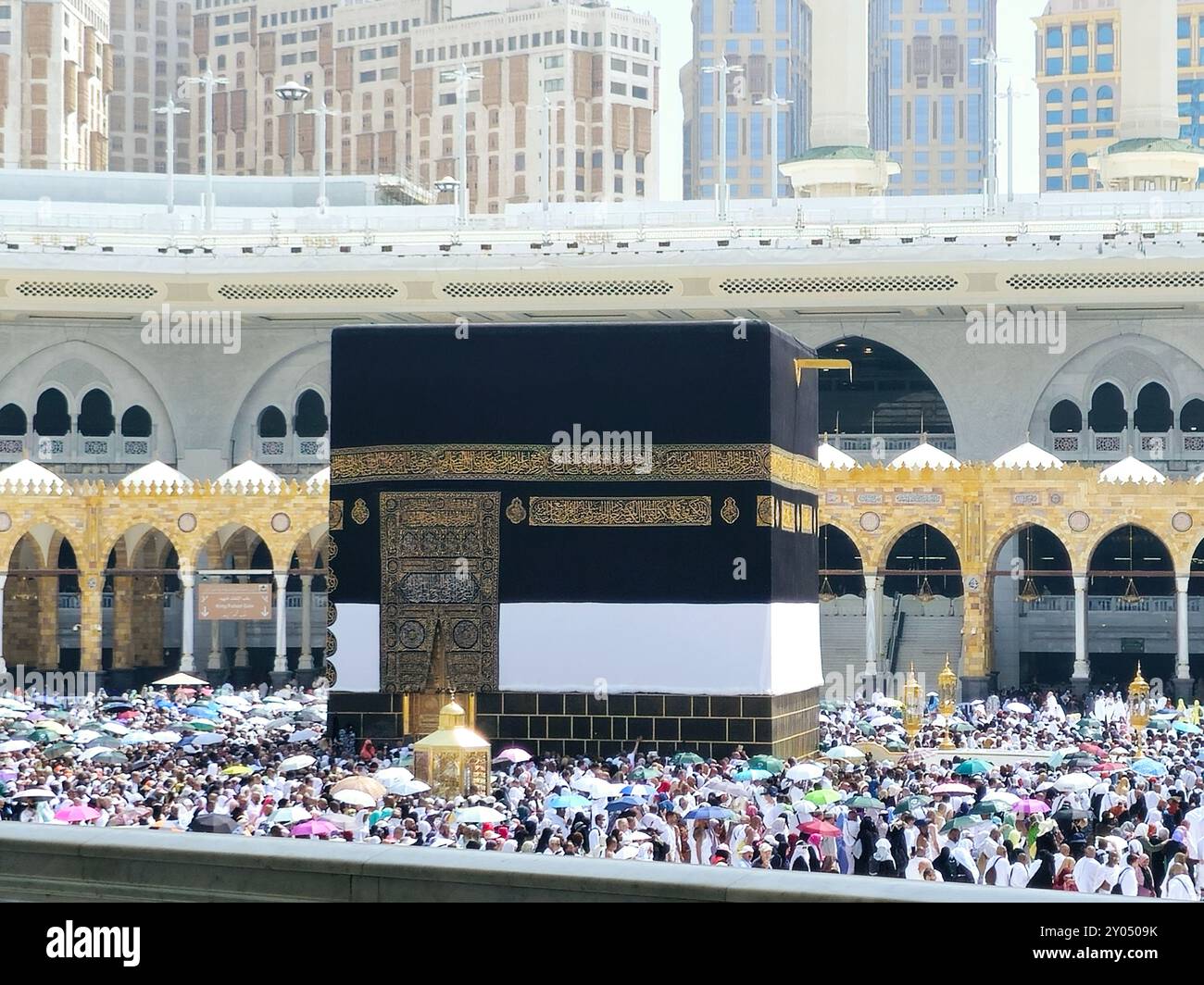 Mecca, Saudi Arabia, June 4 2024: Tawaf around Kaaba in Hajj ...