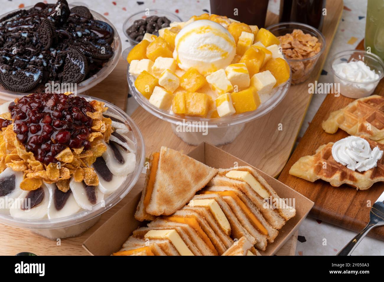 Kaya, toast, butter, cheese, patbingsu, Oreo bingsu, apple mango cheese ...