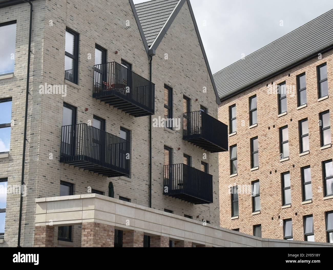 Modern high rise flats at new development Stock Photo - Alamy
