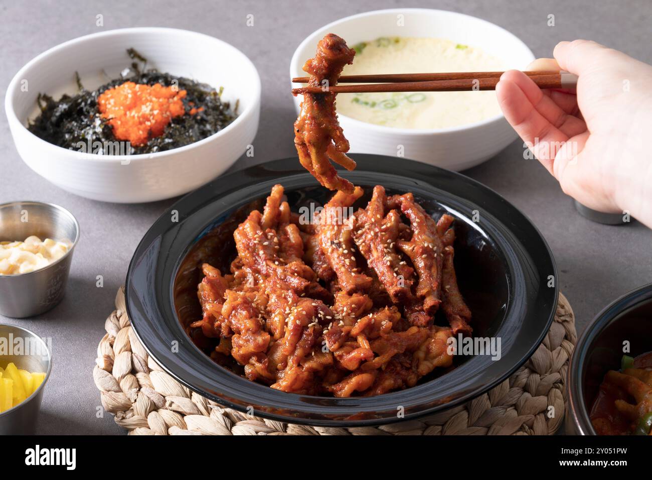 Korean food, chicken feet, stir-fry, direct fire, pork, rice balls ...