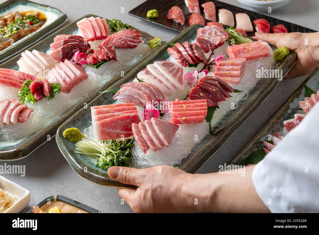 Japanese food, tuna, sashimi, shrimp, fried food, soy sauce shrimp ...