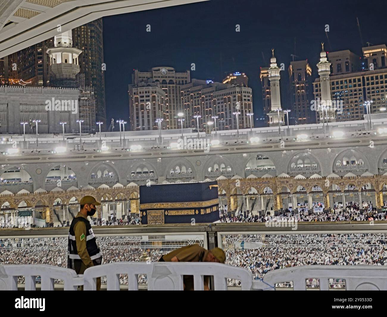 Mecca, Saudi Arabia, June 5 2024: Tawaf around Kaaba in Hajj ...